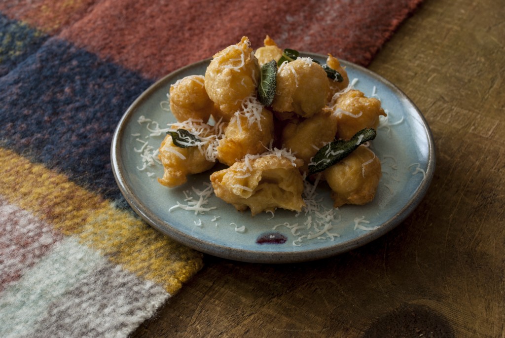 Goats cheese beignets with honey - Juanita - MasterChef